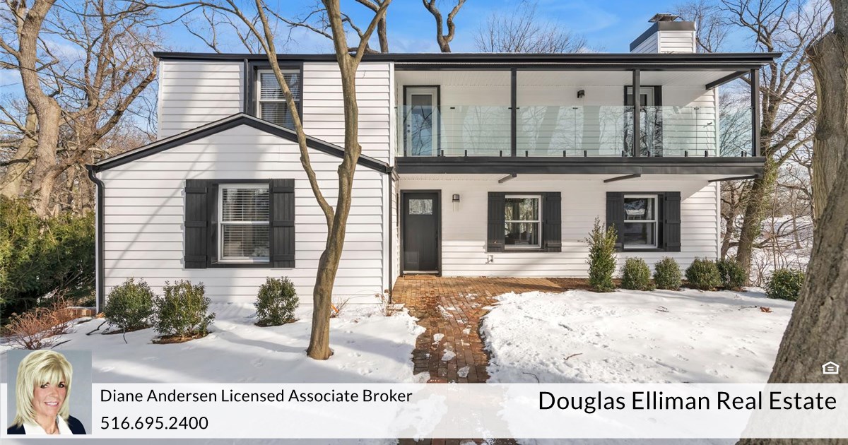 22 Briarcliff Dr, Port Washington, NY 11050